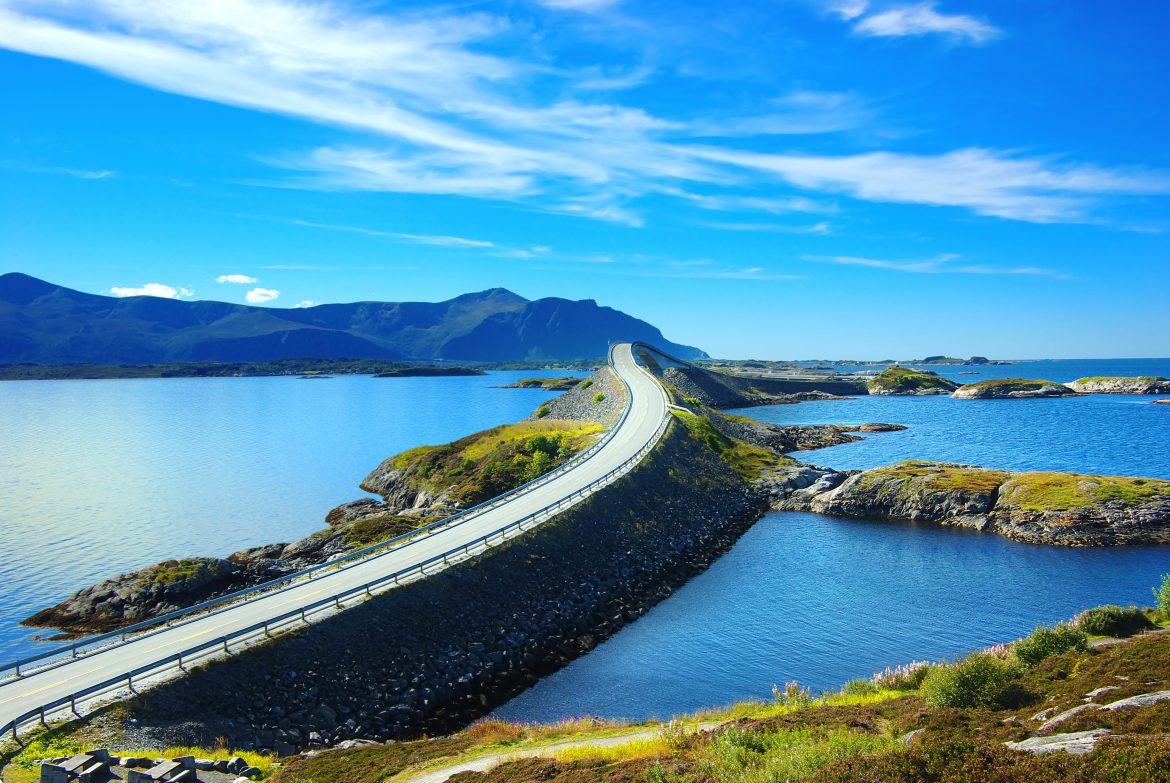 Road Tripping Guide: The World's Top 10 Road Trips