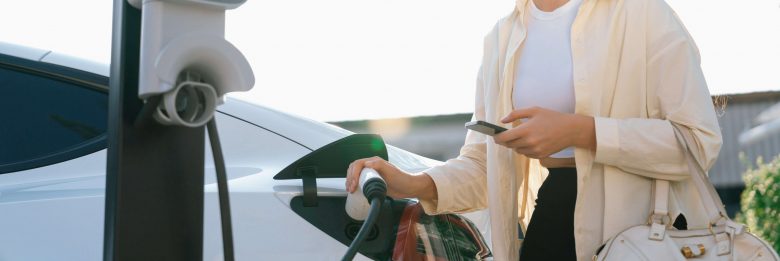 The Electric Vehicle Debate: Which Side Are You On? – eTags – Vehicle ...